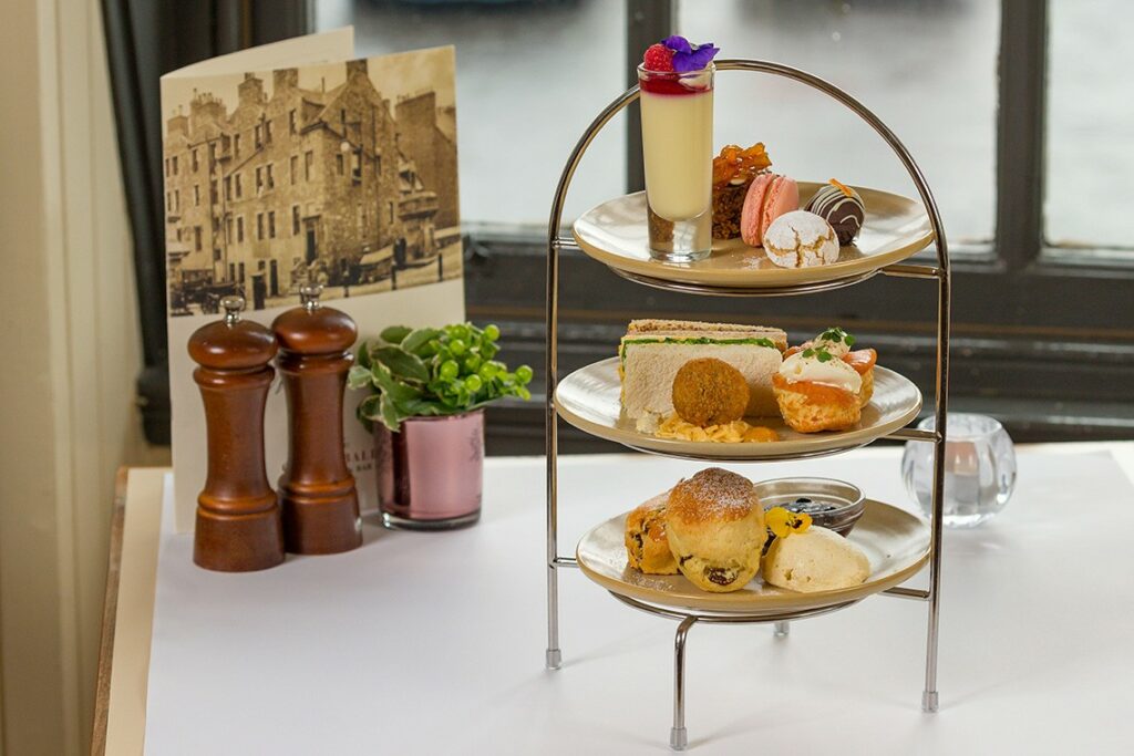 Best Afternoon Tea in Edinburgh : Cannonball on the Royal Mile